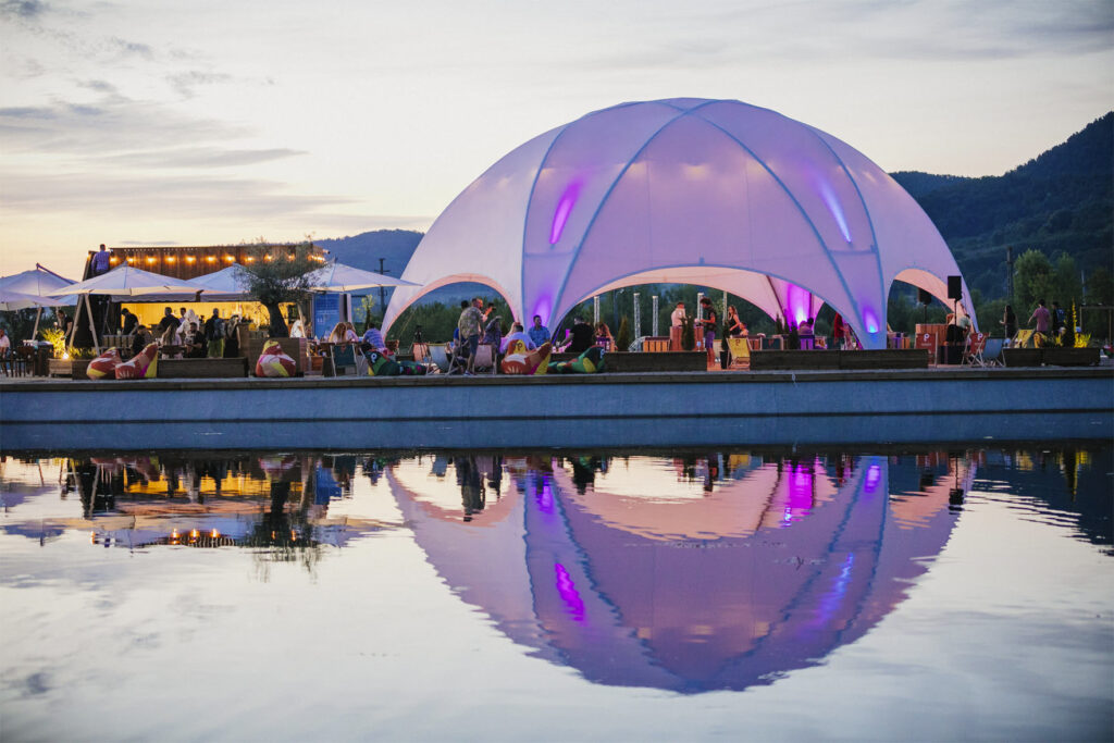 Hexadome